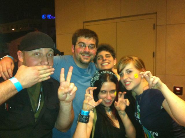 See the brunette girl in this picture? Thats Nikasaur from the popular ...